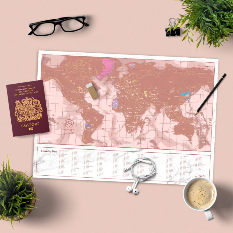 Scratch Map Rose Gold Travel - Flot rosaguld scratch map til rejsen